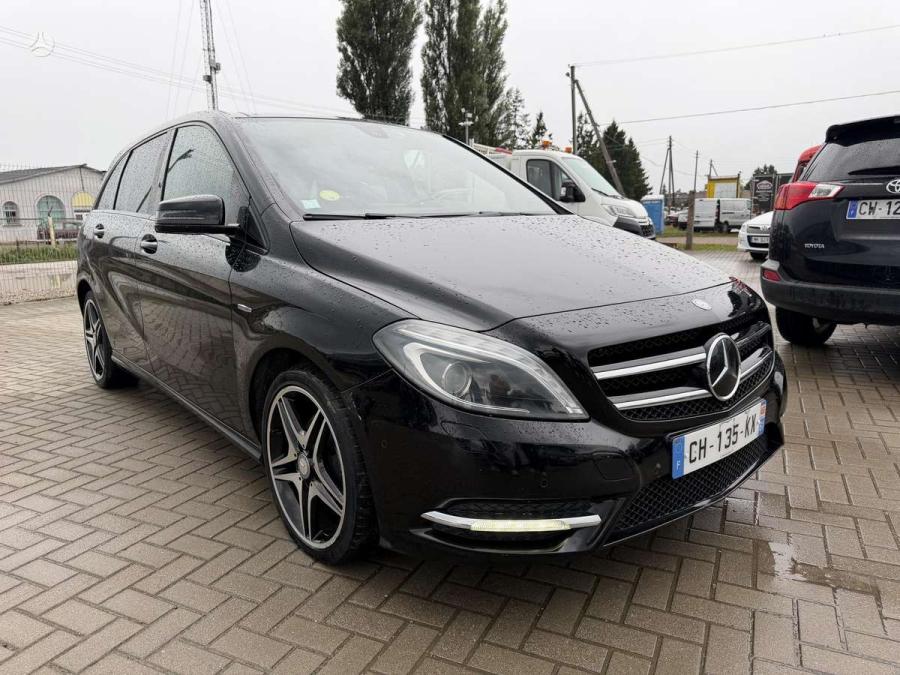 Melns Mercedes-Benz B 200 2012 Tauragė, ar dzinēja tilpumu 1.80 L un nobraukumu 282 tūkst. km par 4800 €, foto 4 vietnē AUTOMOTO.COM.LV