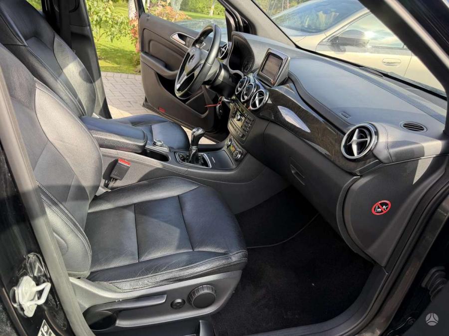 Melns Mercedes-Benz B 200 2012 Tauragė, ar dzinēja tilpumu 1.80 L un nobraukumu 282 tūkst. km par 4800 €, foto 26 vietnē AUTOMOTO.COM.LV