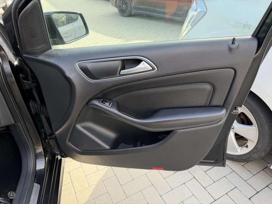 Melns Mercedes-Benz B 200 2012 Tauragė, ar dzinēja tilpumu 1.80 L un nobraukumu 282 tūkst. km par 4800 €, foto 27 vietnē AUTOMOTO.COM.LV