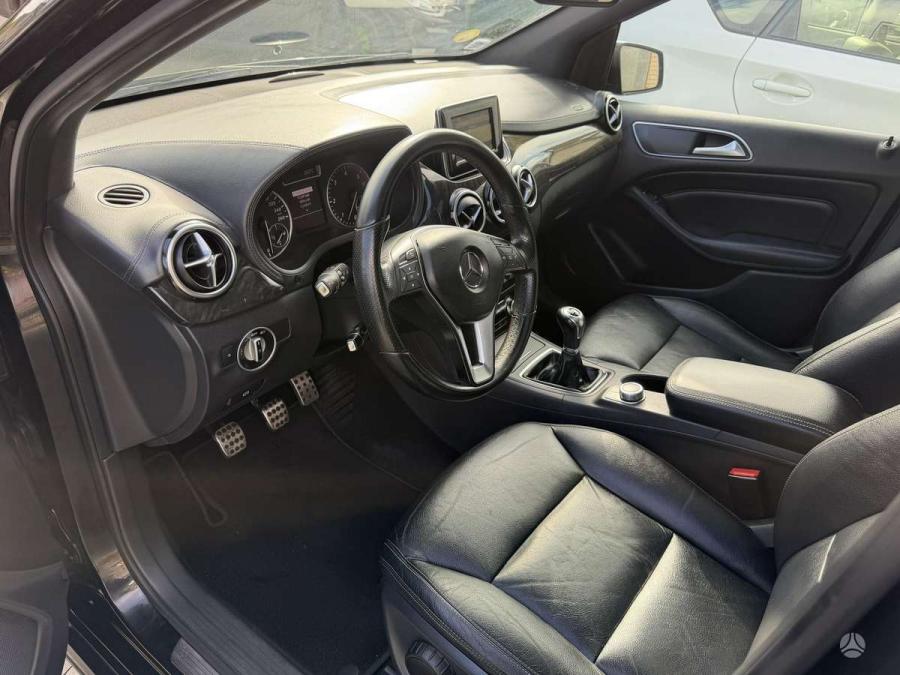 Melns Mercedes-Benz B 200 2012 Tauragė, ar dzinēja tilpumu 1.80 L un nobraukumu 282 tūkst. km par 4800 €, foto 29 vietnē AUTOMOTO.COM.LV