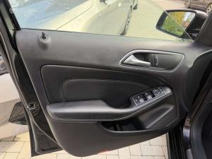 Melns Mercedes-Benz B 200 2012 Tauragė, ar dzinēja tilpumu 1.80 L un nobraukumu 282 tūkst. km par 4800 €, foto 30 vietnē AUTOMOTO.COM.LV