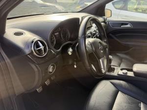 Melns Mercedes-Benz B 200 2012 Tauragė, ar dzinēja tilpumu 1.80 L un nobraukumu 282 tūkst. km par 4800 €, foto 31 vietnē AUTOMOTO.COM.LV