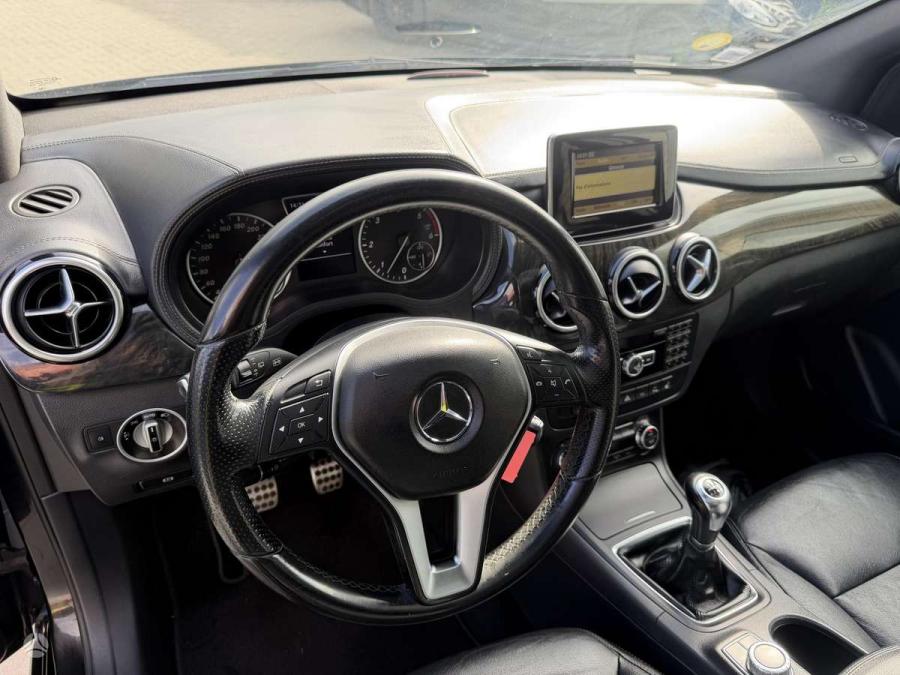 Melns Mercedes-Benz B 200 2012 Tauragė, ar dzinēja tilpumu 1.80 L un nobraukumu 282 tūkst. km par 4800 €, foto 34 vietnē AUTOMOTO.COM.LV