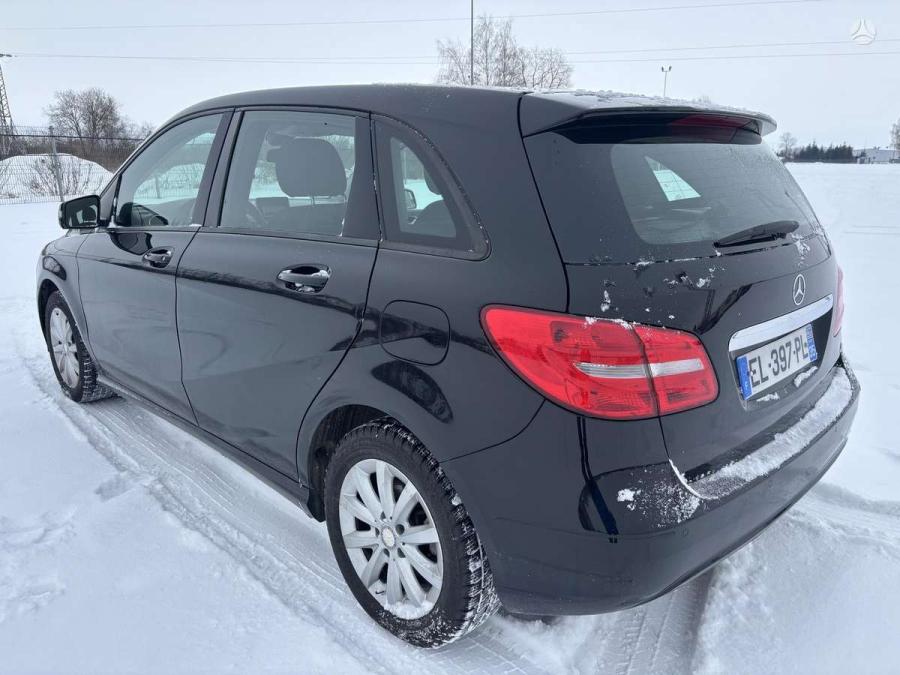 Black Mercedes-Benz B 200 2013 in Marijampole, with an engine capacity of 1.80 L and mileage of 244 thousand km for 5600 €, photo 6 on AUTOMOTO.COM.LV