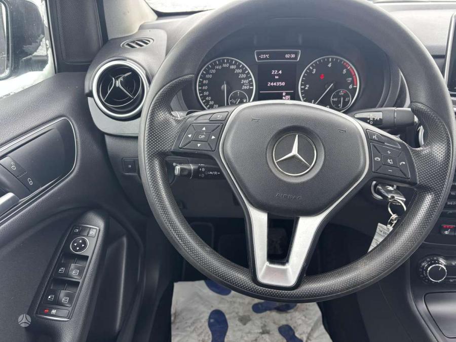 Black Mercedes-Benz B 200 2013 in Marijampole, with an engine capacity of 1.80 L and mileage of 244 thousand km for 5600 €, photo 10 on AUTOMOTO.COM.LV