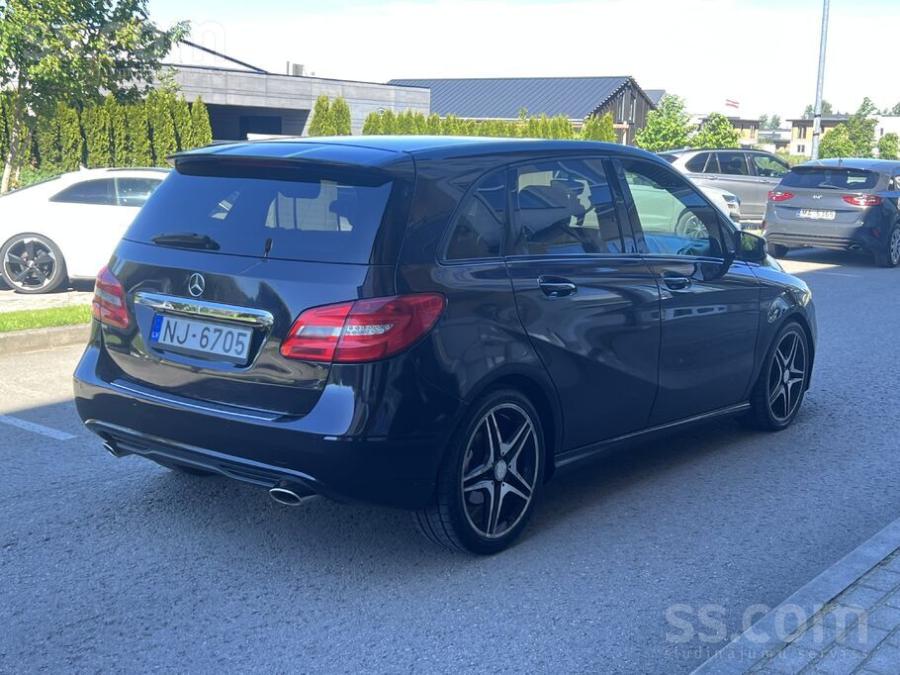 Black Mercedes-Benz B 200 2013 in Riga, with an engine capacity of 1.80 L and mileage of 300 thousand km for 5900 €, photo 4 on AUTOMOTO.COM.LV