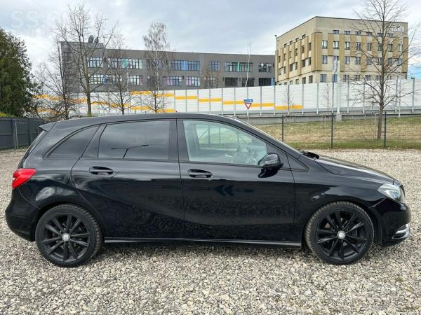 Black Mercedes-Benz B 200 2013 in Riga, with an engine capacity of 1.80 L and mileage of 179 thousand km for 7500 €, photo 2 on AUTOMOTO.COM.LV