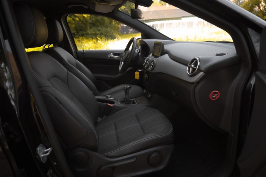 Melns Mercedes-Benz B 200 2013 Rīga, ar dzinēja tilpumu 1.80 L un nobraukumu 243 tūkst. km par 7990 €, foto 10 vietnē AUTOMOTO.COM.LV