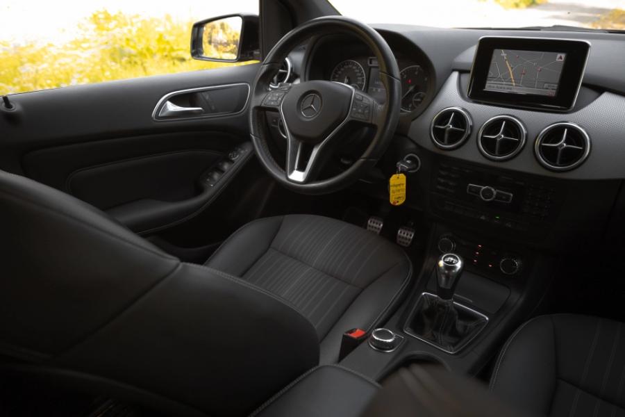 Melns Mercedes-Benz B 200 2013 Rīga, ar dzinēja tilpumu 1.80 L un nobraukumu 243 tūkst. km par 7990 €, foto 13 vietnē AUTOMOTO.COM.LV