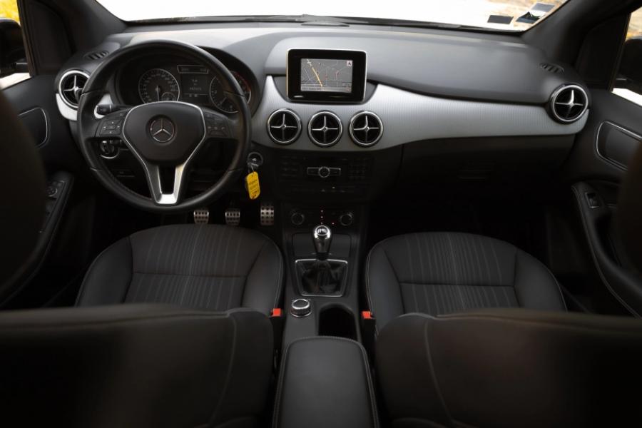 Melns Mercedes-Benz B 200 2013 Rīga, ar dzinēja tilpumu 1.80 L un nobraukumu 243 tūkst. km par 7990 €, foto 14 vietnē AUTOMOTO.COM.LV