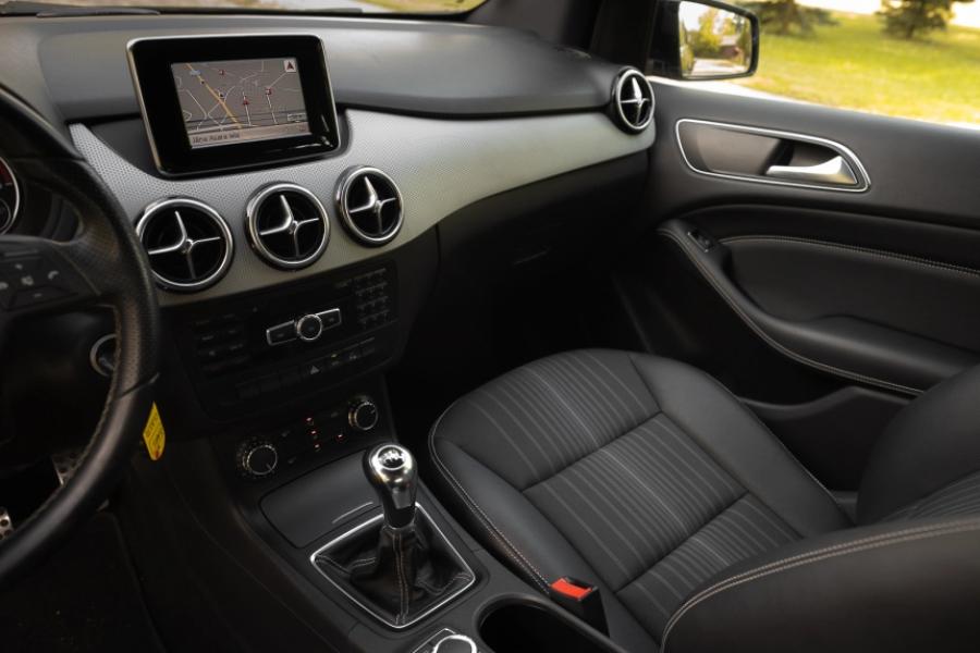 Melns Mercedes-Benz B 200 2013 Rīga, ar dzinēja tilpumu 1.80 L un nobraukumu 243 tūkst. km par 7990 €, foto 18 vietnē AUTOMOTO.COM.LV