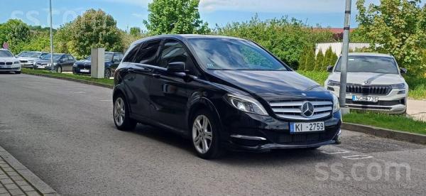 Black Mercedes-Benz B 200 2014 in Riga, with an engine capacity of 2.00 L and mileage of 0 thousand km for 4990 €, photo 1 on AUTOMOTO.COM.LV