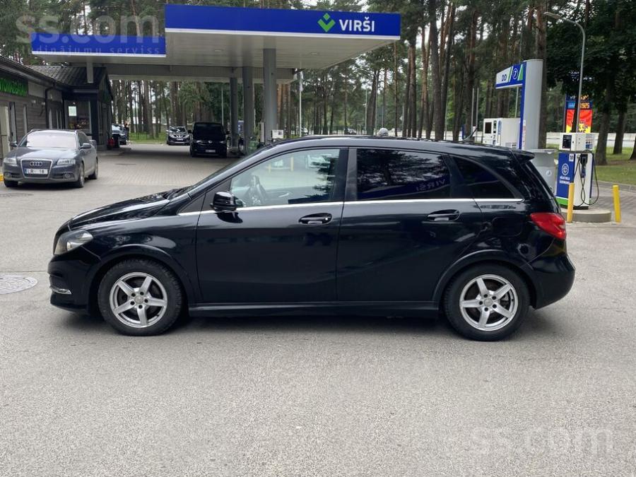 Black Mercedes-Benz B 200 2014 in Riga, with an engine capacity of 2.00 L and mileage of 0 thousand km for 3599 €, photo 2 on AUTOMOTO.COM.LV