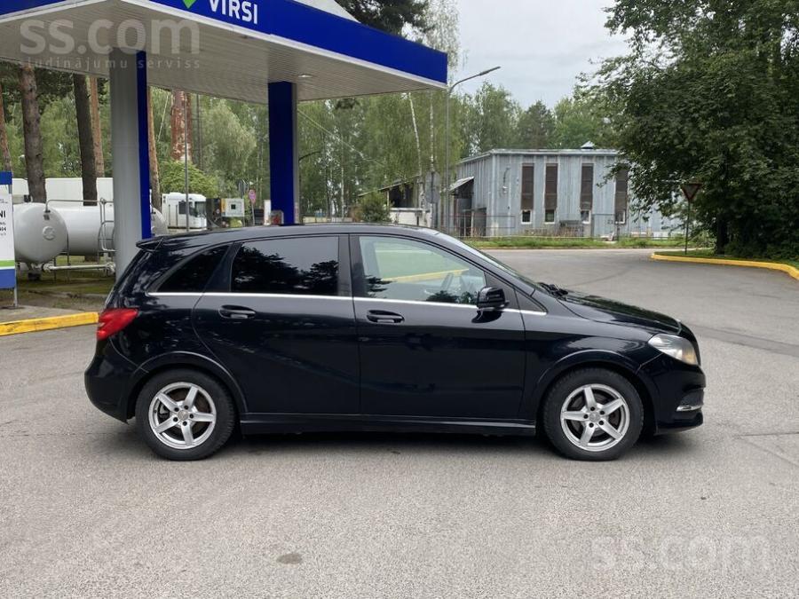Black Mercedes-Benz B 200 2014 in Riga, with an engine capacity of 2.00 L and mileage of 0 thousand km for 3599 €, photo 6 on AUTOMOTO.COM.LV