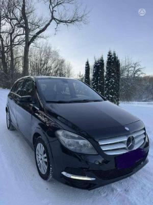 Melns Mercedes-Benz B 200 2014 Viļņa, ar dzinēja tilpumu 1.99 L un nobraukumu 294 tūkst. km par 6000 €, foto 2 vietnē AUTOMOTO.COM.LV