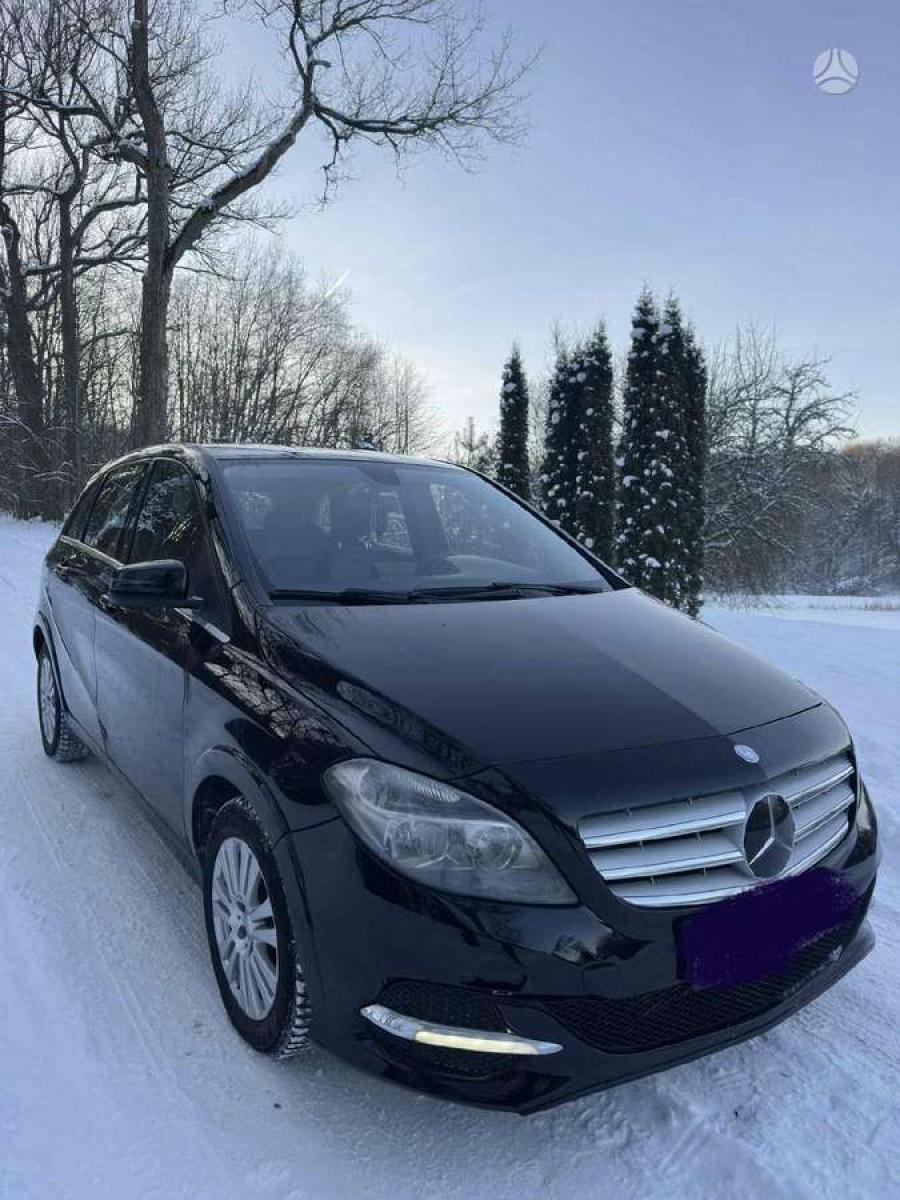 Melns Mercedes-Benz B 200 2014 Viļņa, ar dzinēja tilpumu 1.99 L un nobraukumu 294 tūkst. km par 6000 €, foto 2 vietnē AUTOMOTO.COM.LV