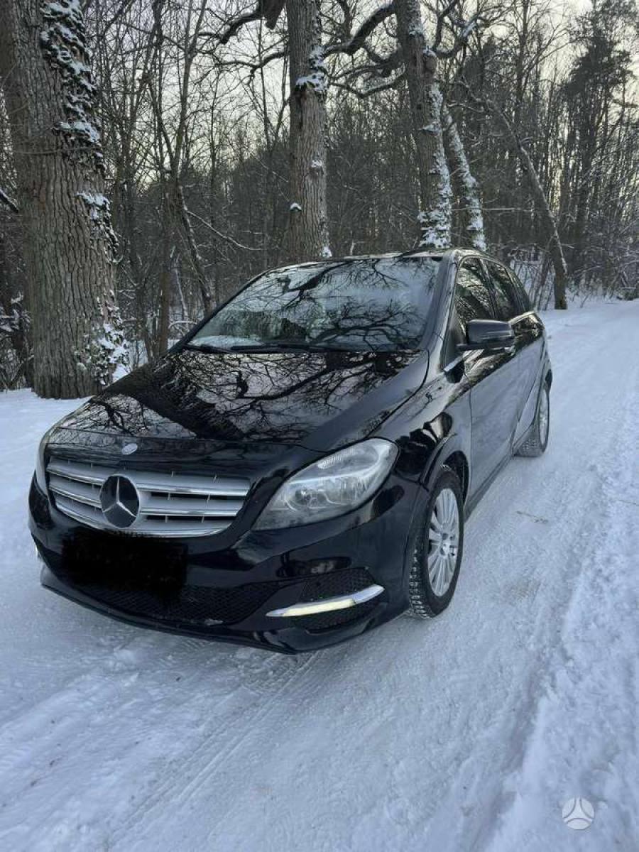 Melns Mercedes-Benz B 200 2014 Viļņa, ar dzinēja tilpumu 1.99 L un nobraukumu 294 tūkst. km par 6000 €, foto 3 vietnē AUTOMOTO.COM.LV