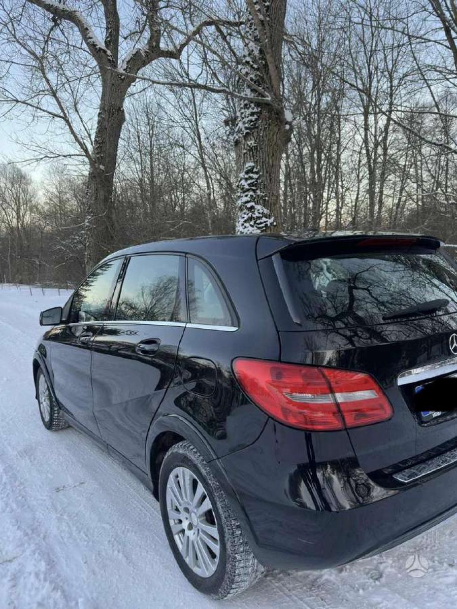 Melns Mercedes-Benz B 200 2014 Viļņa, ar dzinēja tilpumu 1.99 L un nobraukumu 294 tūkst. km par 6000 €, foto 5 vietnē AUTOMOTO.COM.LV