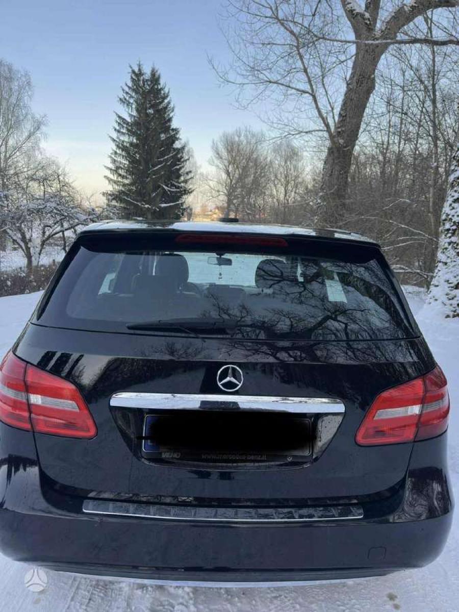 Melns Mercedes-Benz B 200 2014 Viļņa, ar dzinēja tilpumu 1.99 L un nobraukumu 294 tūkst. km par 6000 €, foto 6 vietnē AUTOMOTO.COM.LV