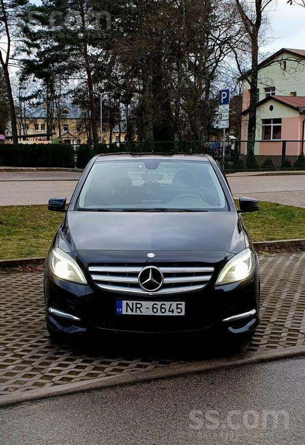 Melns Mercedes-Benz B 200 2014 Rīga, ar dzinēja tilpumu 2.00 L un nobraukumu 246 tūkst. km par 6850 €, foto 1 vietnē AUTOMOTO.COM.LV