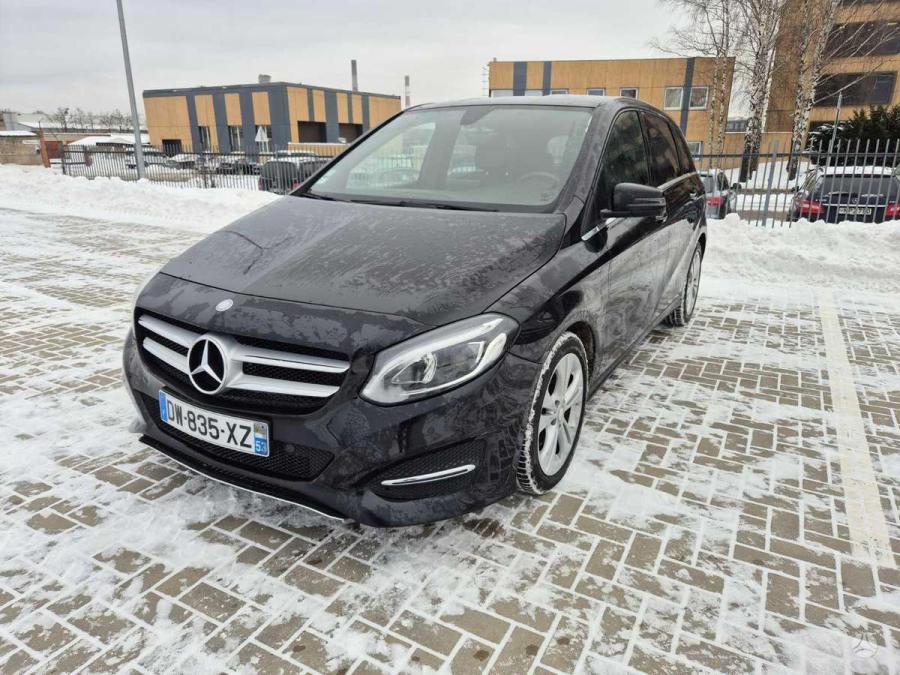 Black Mercedes-Benz B 200 2015 in Kaunas, with an engine capacity of 2.14 L and mileage of 210 thousand km for 7900 €, photo 1 on AUTOMOTO.COM.LV