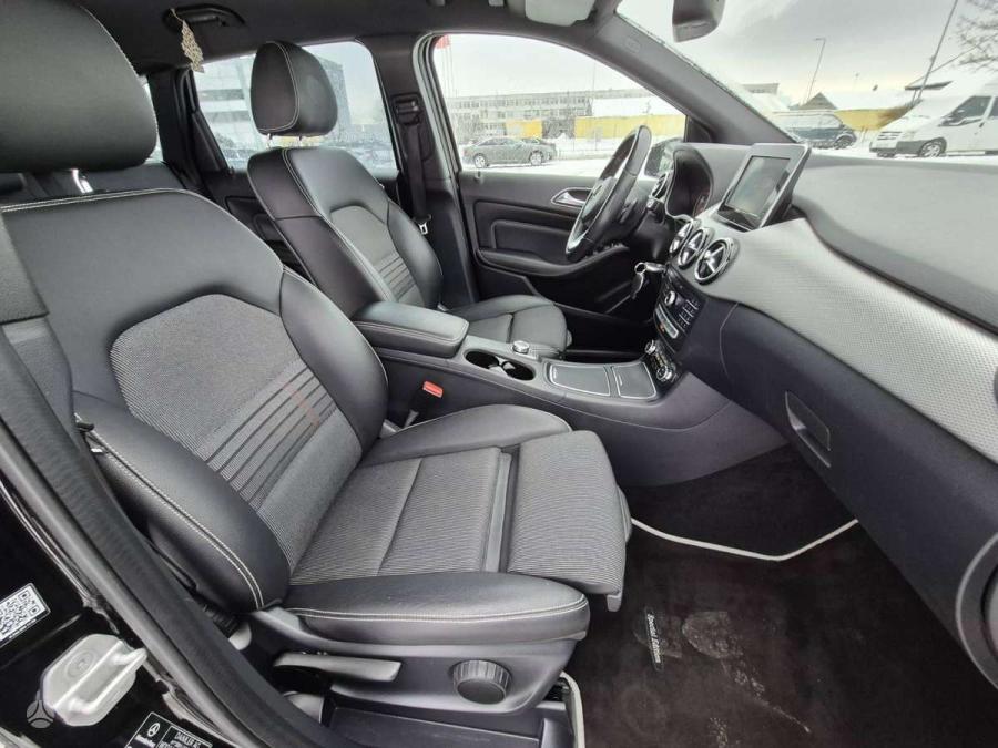 Black Mercedes-Benz B 200 2015 in Kaunas, with an engine capacity of 2.14 L and mileage of 210 thousand km for 7900 €, photo 9 on AUTOMOTO.COM.LV