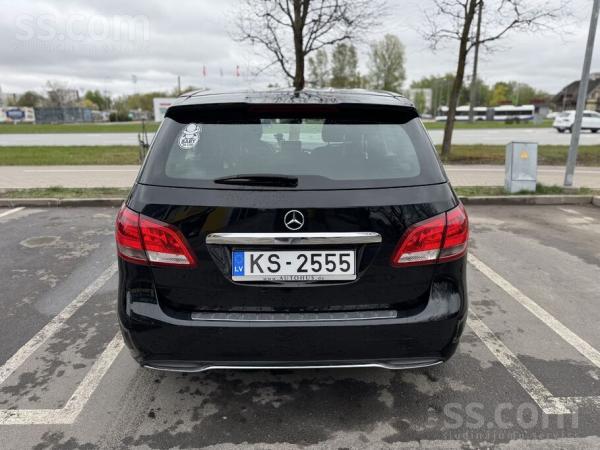 Melns Mercedes-Benz B 200 2015 Rīga, ar dzinēja tilpumu 2.10 L un nobraukumu 221 tūkst. km par 10200 €, foto 3 vietnē AUTOMOTO.COM.LV