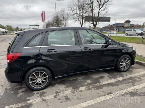 Melns Mercedes-Benz B 200 2015 Rīga, ar dzinēja tilpumu 2.10 L un nobraukumu 221 tūkst. km par 10200 €, foto 4 vietnē AUTOMOTO.COM.LV