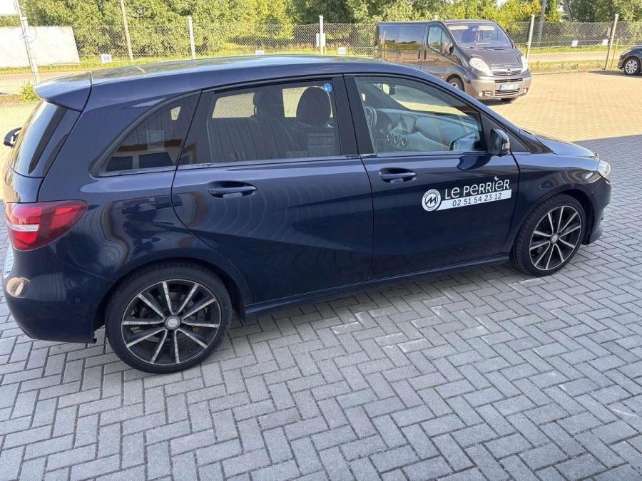 Black Mercedes-Benz B 200 2016 in Taurage, with an engine capacity of 2.14 L and mileage of 280 thousand km for 4800 €, photo 7 on AUTOMOTO.COM.LV
