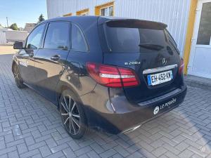 Black Mercedes-Benz B 200 2016 in Taurage, with an engine capacity of 2.14 L and mileage of 280 thousand km for 4800 €, photo 8 on AUTOMOTO.COM.LV