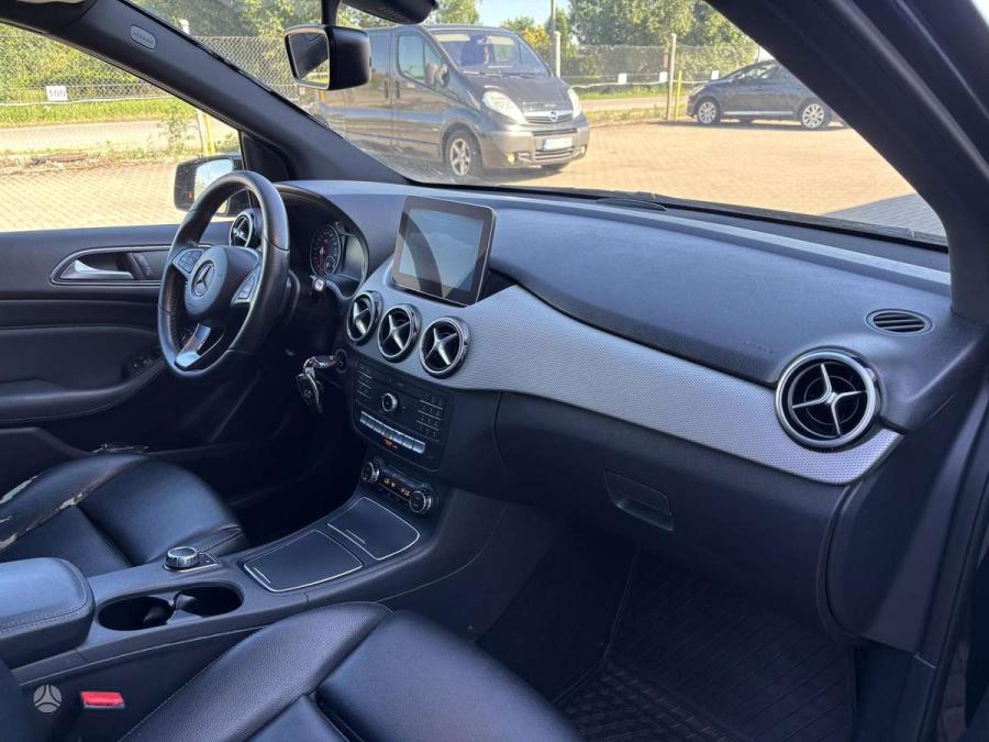 Black Mercedes-Benz B 200 2016 in Taurage, with an engine capacity of 2.14 L and mileage of 280 thousand km for 4800 €, photo 16 on AUTOMOTO.COM.LV
