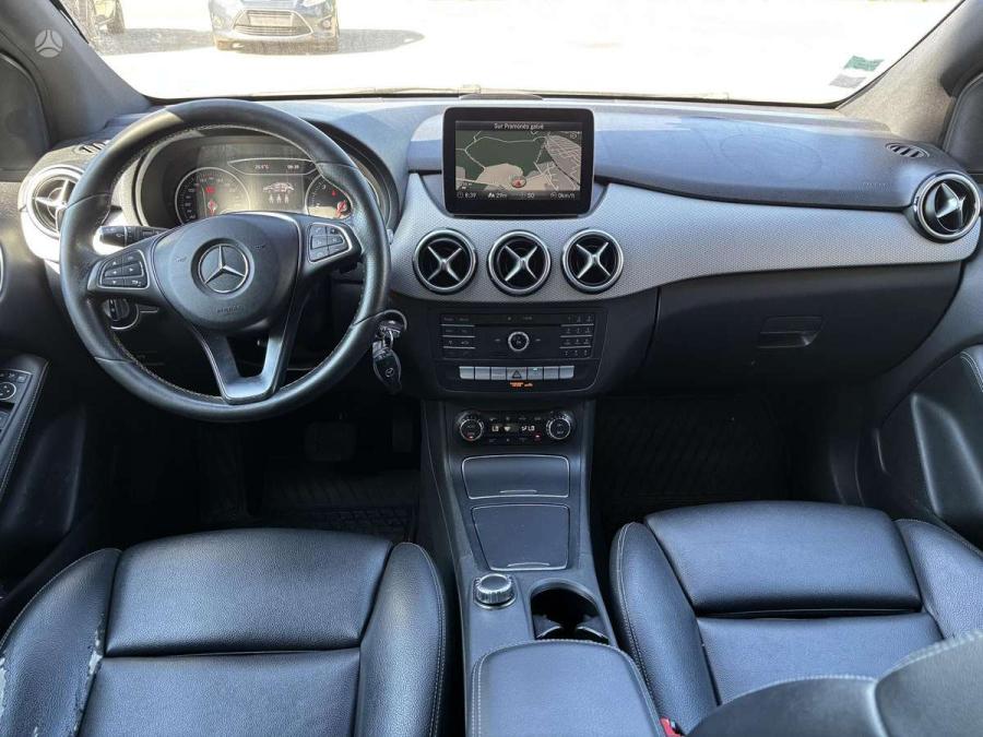 Black Mercedes-Benz B 200 2016 in Taurage, with an engine capacity of 2.14 L and mileage of 280 thousand km for 4800 €, photo 17 on AUTOMOTO.COM.LV