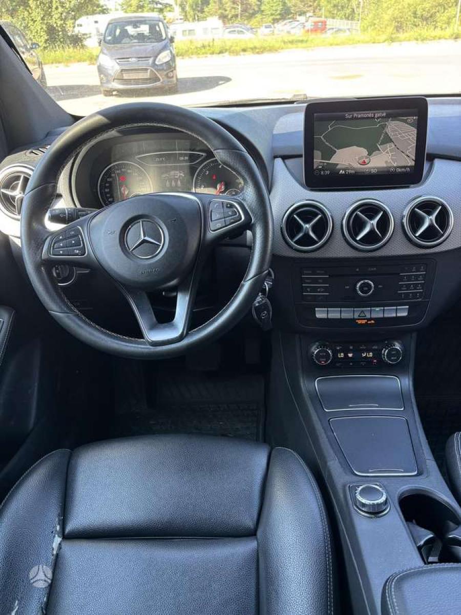 Black Mercedes-Benz B 200 2016 in Taurage, with an engine capacity of 2.14 L and mileage of 280 thousand km for 4800 €, photo 18 on AUTOMOTO.COM.LV