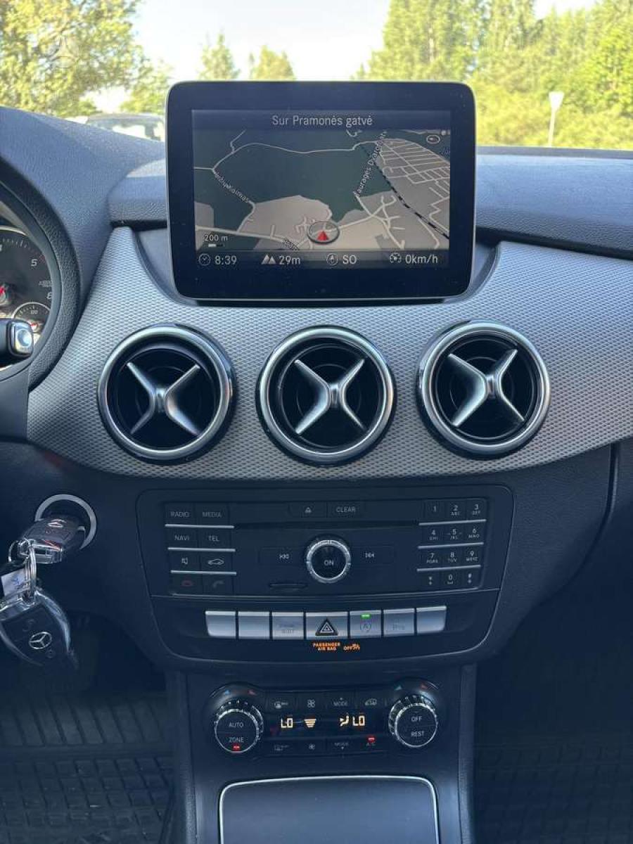 Black Mercedes-Benz B 200 2016 in Taurage, with an engine capacity of 2.14 L and mileage of 280 thousand km for 4800 €, photo 20 on AUTOMOTO.COM.LV