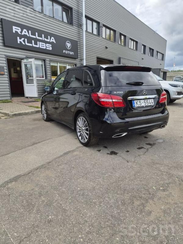 Black Mercedes-Benz B 200 2016 in Riga, with an engine capacity of 2.00 L and mileage of 140 thousand km for 14000 €, photo 3 on AUTOMOTO.COM.LV