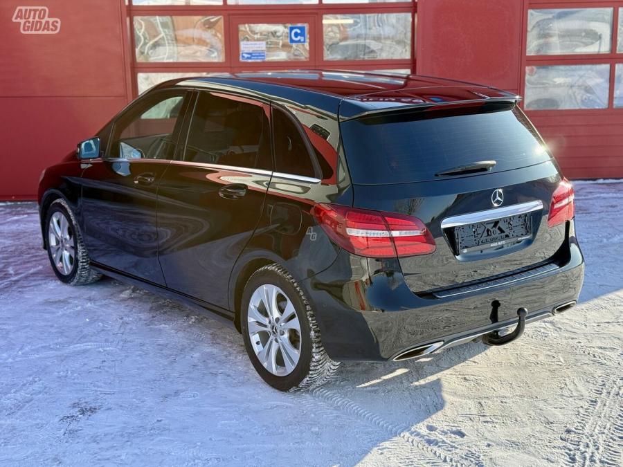 Black Mercedes-Benz B 200 2017 in Vilkaviskis, with an engine capacity of 2.10 L and mileage of 178 thousand km for 10200 €, photo 3 on AUTOMOTO.COM.LV