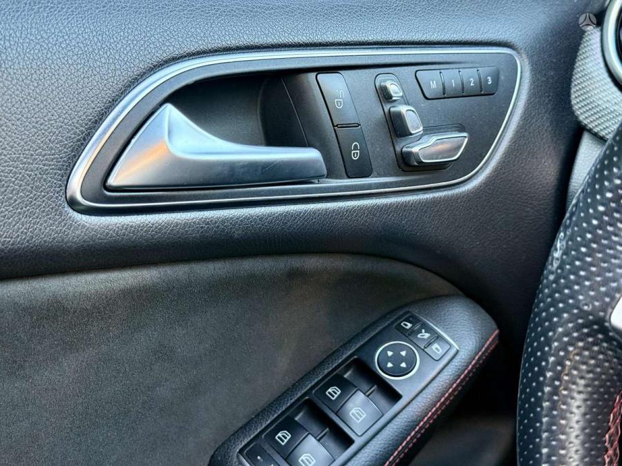 Black Mercedes-Benz B 200 2018 in Vilnius, with an engine capacity of 2.14 L and mileage of 214 thousand km for 7200 €, photo 6 on AUTOMOTO.COM.LV
