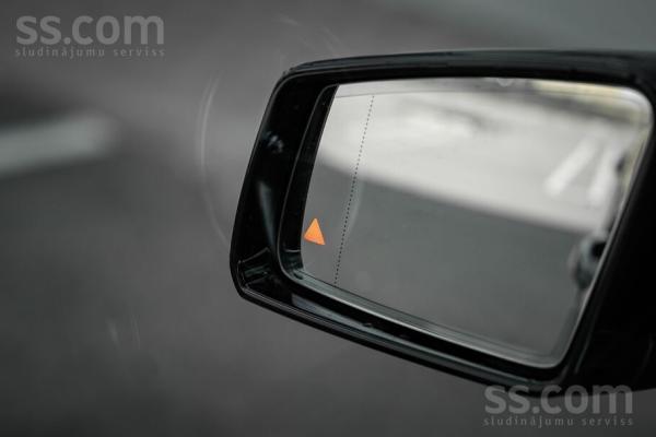 Black Mercedes-Benz B 200 2019 in Riga, with an engine capacity of 2.00 L and mileage of 191 thousand km for 13950 €, photo 8 on AUTOMOTO.COM.LV