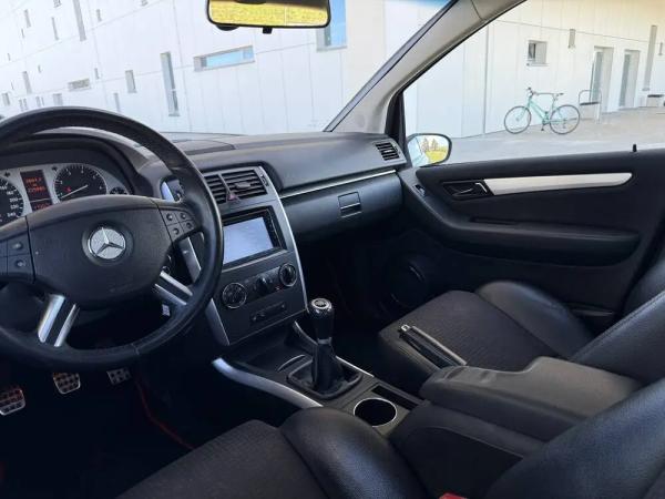Black Mercedes-Benz B 200 2006 in Rezekne, with an engine capacity of 2.00 L and mileage of 255 thousand km for 3750 €, photo 10 on AUTOMOTO.COM.LV