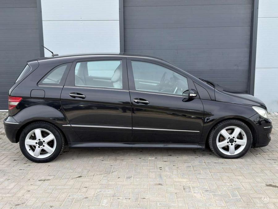 Black Mercedes-Benz B 200 2007 in Vilnius, with an engine capacity of 1.99 L and mileage of 274 thousand km for 1750 €, photo 6 on AUTOMOTO.COM.LV