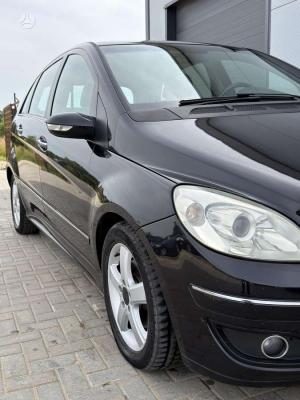 Black Mercedes-Benz B 200 2007 in Vilnius, with an engine capacity of 1.99 L and mileage of 274 thousand km for 1750 €, photo 9 on AUTOMOTO.COM.LV