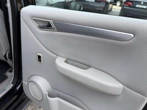 Black Mercedes-Benz B 200 2007 in Vilnius, with an engine capacity of 1.99 L and mileage of 274 thousand km for 1750 €, photo 23 on AUTOMOTO.COM.LV