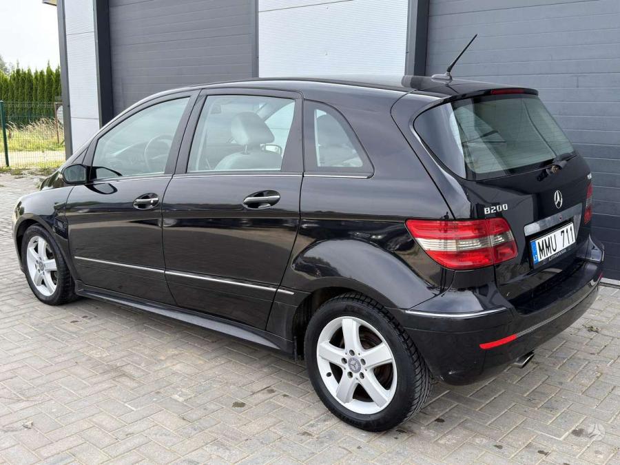 Melns Mercedes-Benz B 200 2007 Viļņa, ar dzinēja tilpumu 1.99 L un nobraukumu 274 tūkst. km par 1750 €, foto 4 vietnē AUTOMOTO.COM.LV