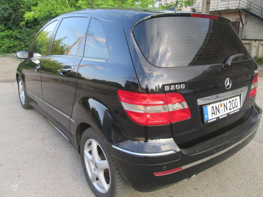 Black Mercedes-Benz B 200 2008 in Kelme, with an engine capacity of 1.99 L and mileage of 241 thousand km for 3450 €, photo 5 on AUTOMOTO.COM.LV