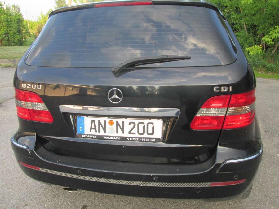 Black Mercedes-Benz B 200 2008 in Kelme, with an engine capacity of 1.99 L and mileage of 241 thousand km for 3450 €, photo 8 on AUTOMOTO.COM.LV