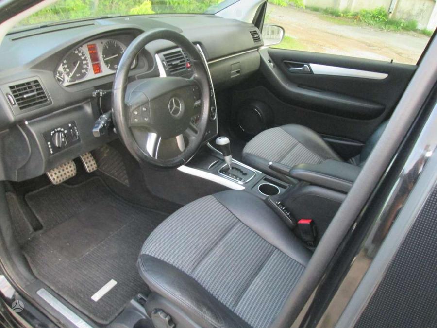 Black Mercedes-Benz B 200 2008 in Kelme, with an engine capacity of 1.99 L and mileage of 241 thousand km for 3450 €, photo 10 on AUTOMOTO.COM.LV