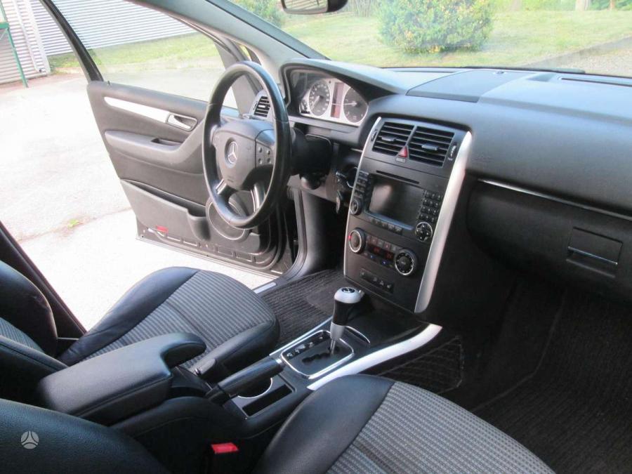 Black Mercedes-Benz B 200 2008 in Kelme, with an engine capacity of 1.99 L and mileage of 241 thousand km for 3450 €, photo 12 on AUTOMOTO.COM.LV