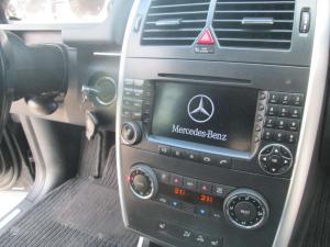 Black Mercedes-Benz B 200 2008 in Kelme, with an engine capacity of 1.99 L and mileage of 241 thousand km for 3450 €, photo 13 on AUTOMOTO.COM.LV