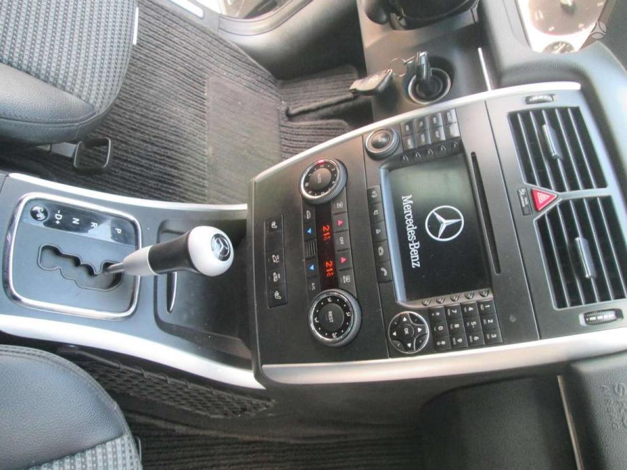 Black Mercedes-Benz B 200 2008 in Kelme, with an engine capacity of 1.99 L and mileage of 241 thousand km for 3450 €, photo 14 on AUTOMOTO.COM.LV