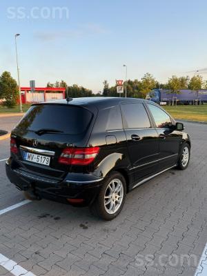 Черный Мерседес Б 200 2009 в Рига, объемом двигателя 2.00 л и пробегом 235 тыс. км за 3100 €, фото 10 на AUTOMOTO.COM.LV